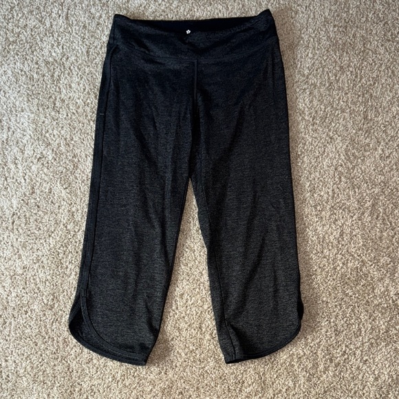 Tuff Athletics | Pants & Jumpsuits | Tuff Athletics Black Capri Pants ...